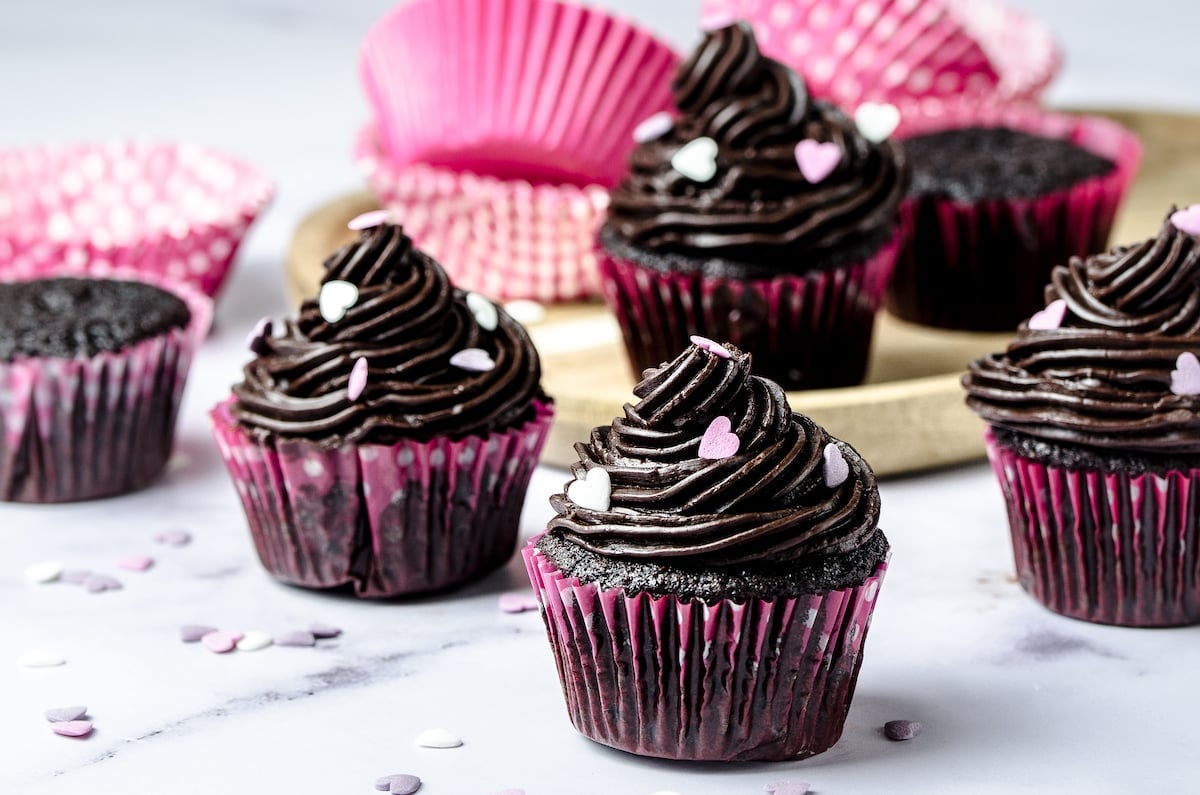 Chocolate Cupcakes | Cookies & Cups