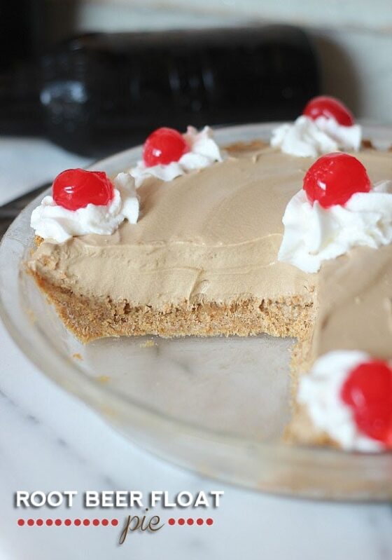 Root Beer Float Pie - Cookies and Cups