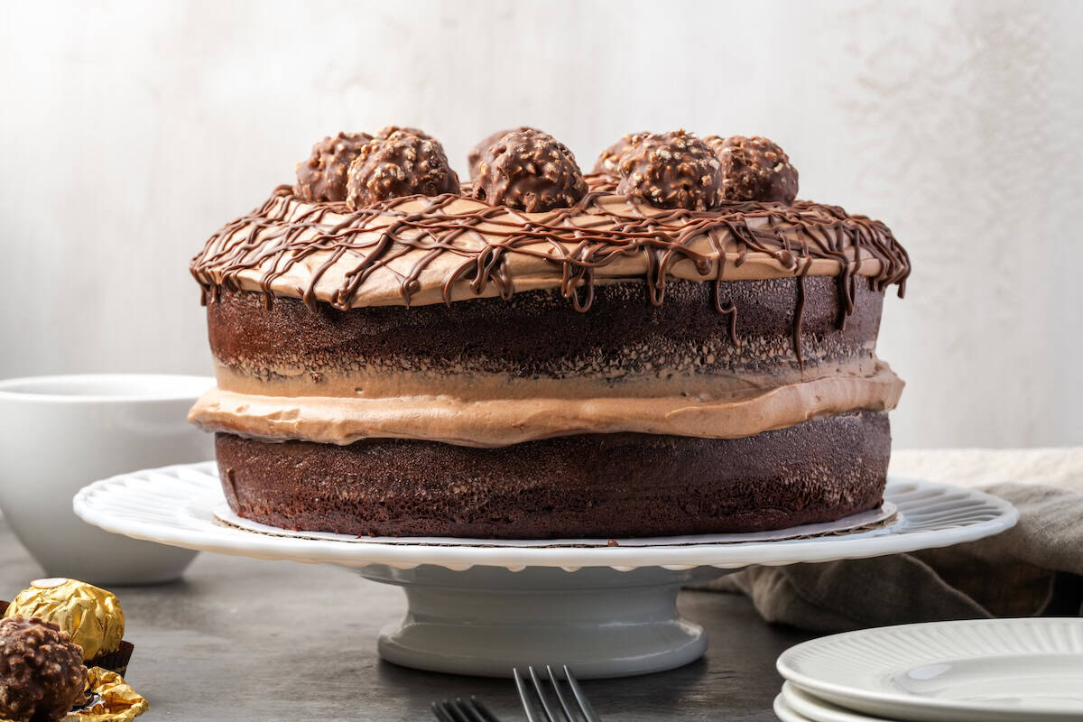 Chocolate Hazelnut Layer Cake | Cookies & Cups