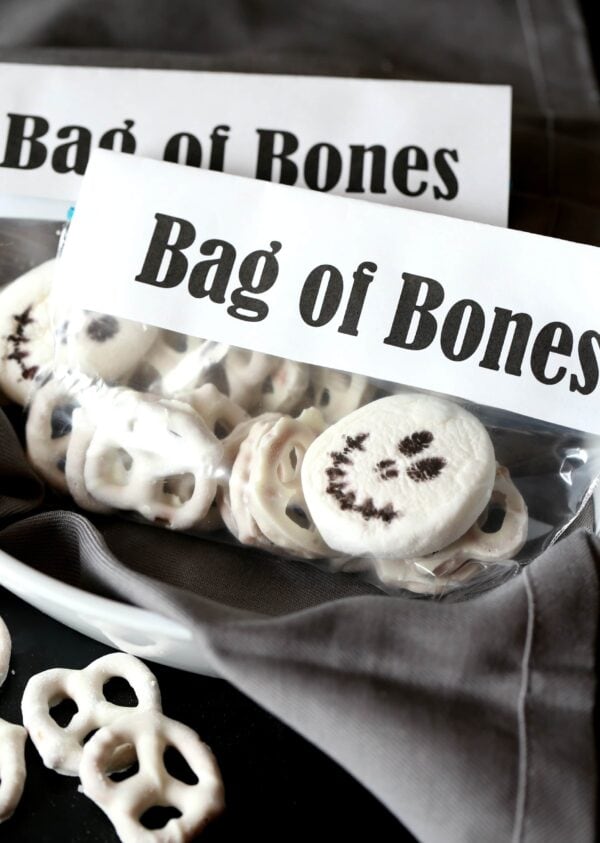 Bag of Bones | An Easy Halloween Snack Mix | Cookies and Cups