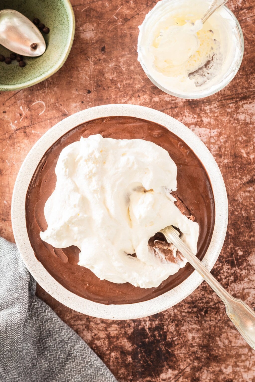 Easy Chocolate Mousse Recipe | Cookies and Cups