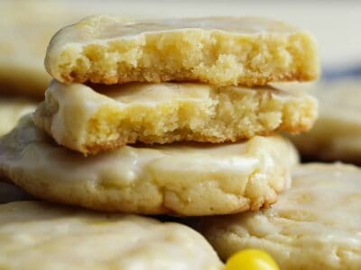 Lemon Meltaways | An Easy Lemon Cookie Recipe