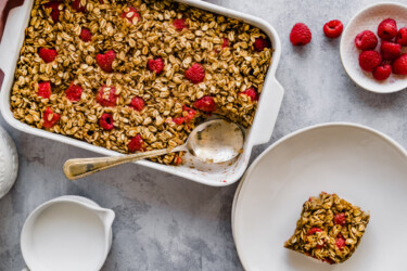 Raspberry Baked Oatmeal Recipe | Cookies & Cups