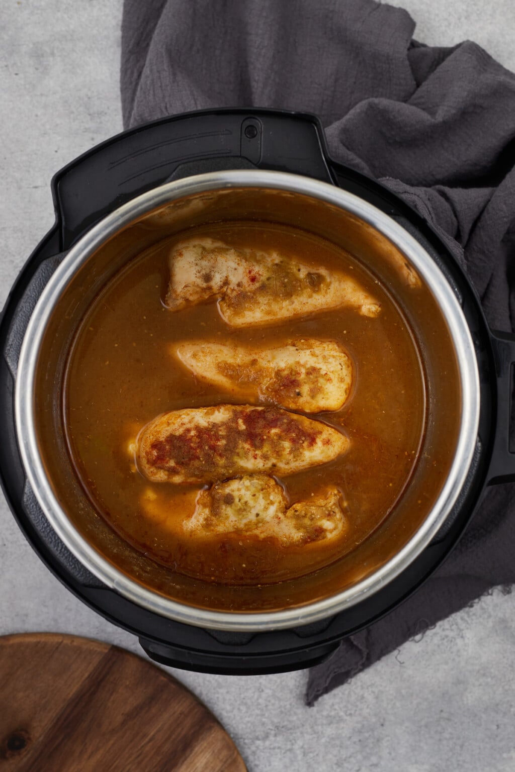 Instant Pot Salsa Verde Chicken Recipe | Cookies and Cups