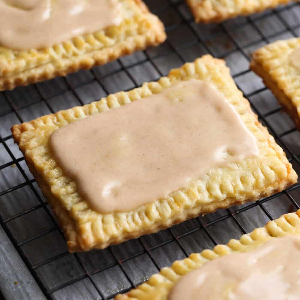 Homemade Brown Sugar Cinnamon Pop Tarts | Cookies and Cups