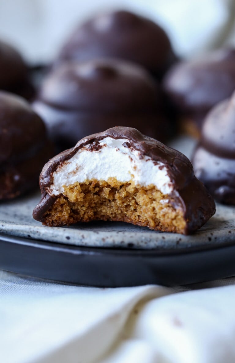 Delicious Homemade Mallomars | Cookies and Cups