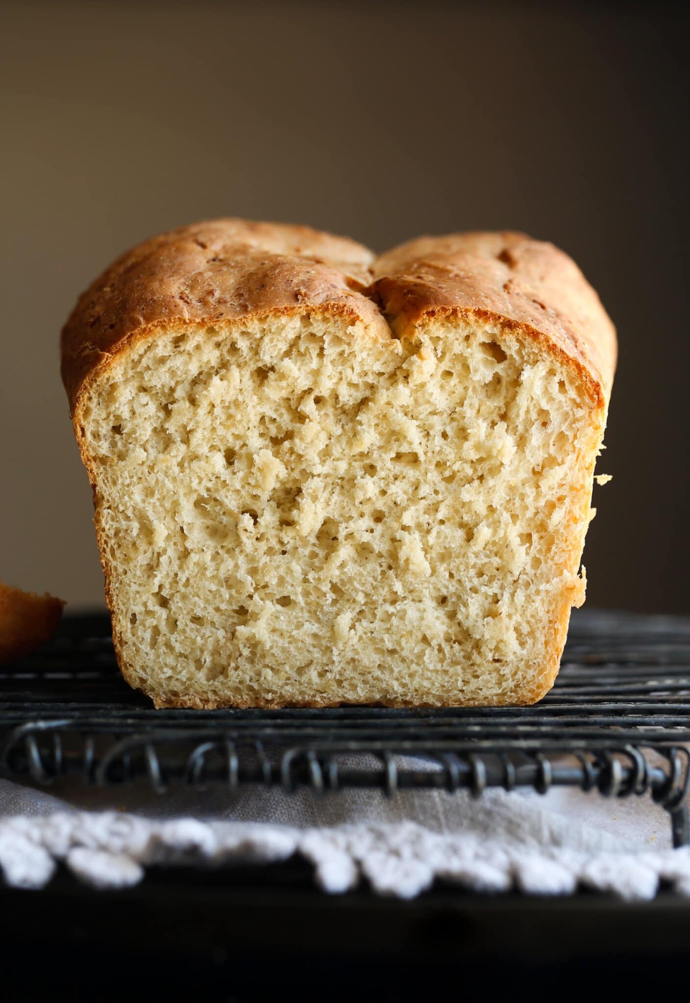 No Knead Honey Oatmeal Bread | Cookies and Cups
