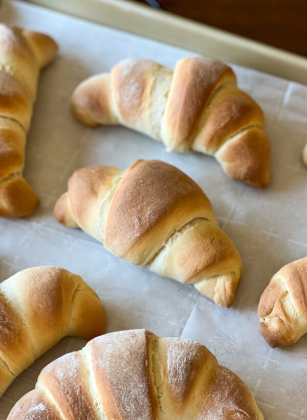 Easy Homemade Crescent Rolls | Cookies and Cups