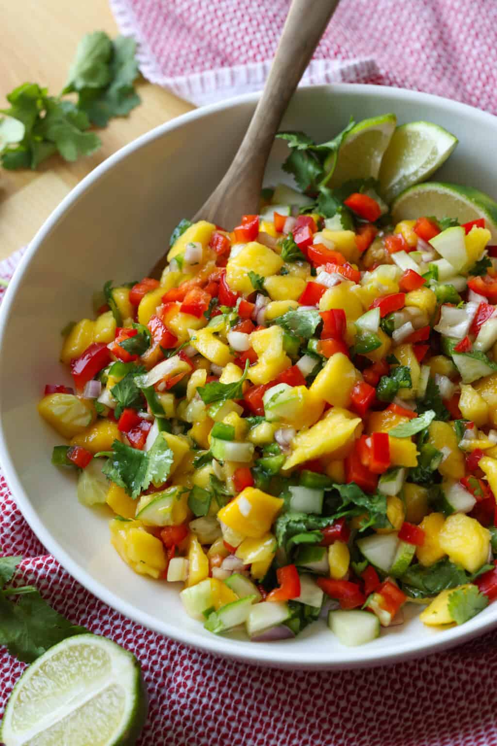 Mango Salsa Recipe (Quick And Easy) - Cookies and Cups
