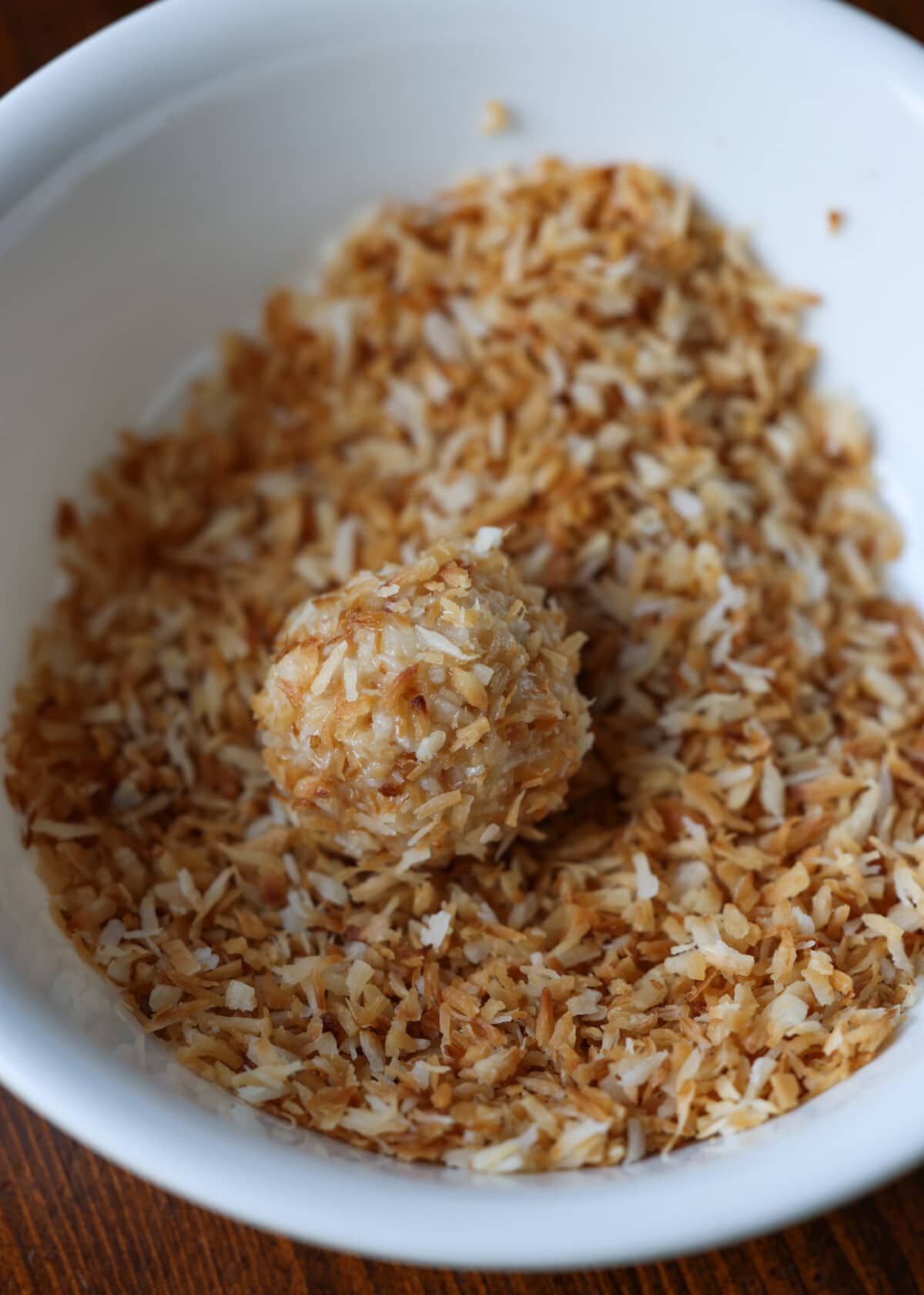 Easy Toasted Coconut Balls (3 - Ingredients) | Cookies and Cups
