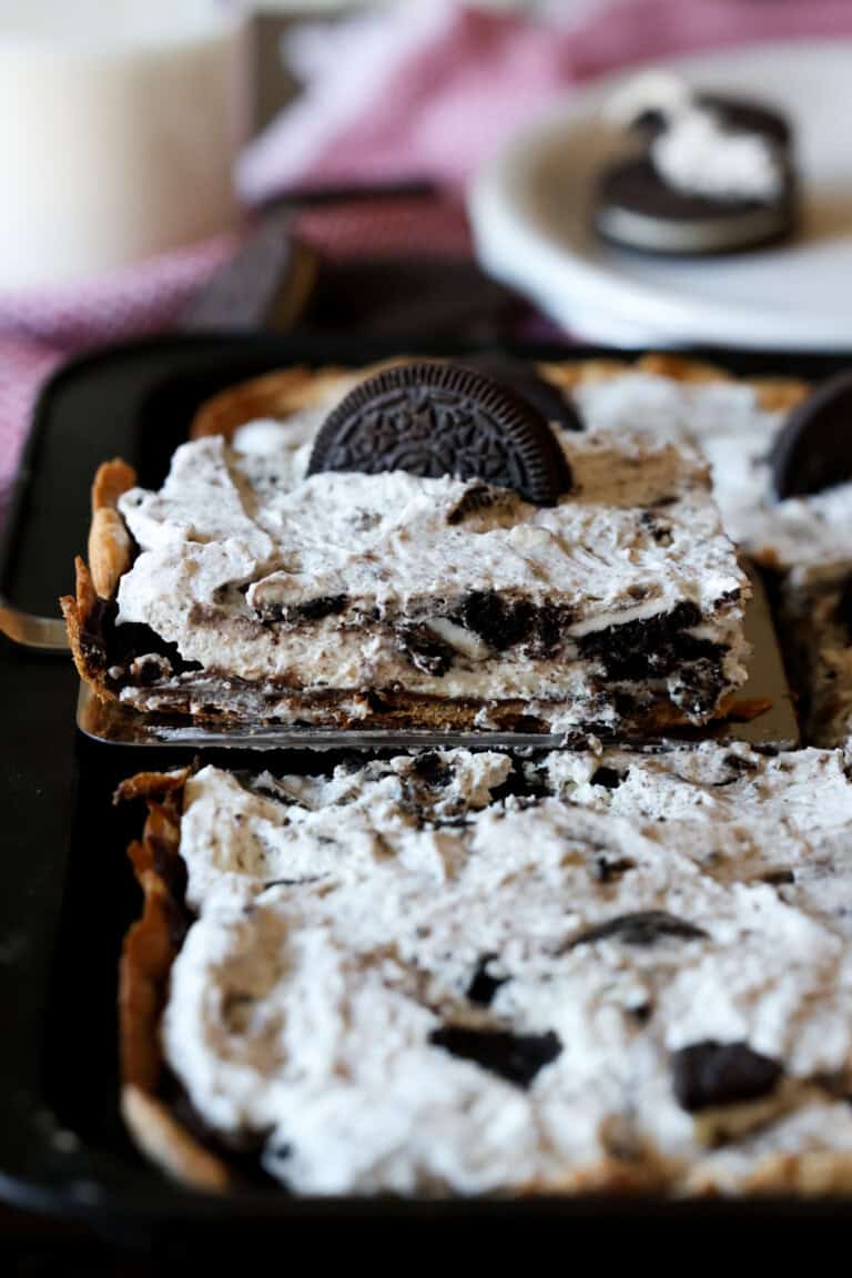 Oreo Slab Pie - Cookies and Cups
