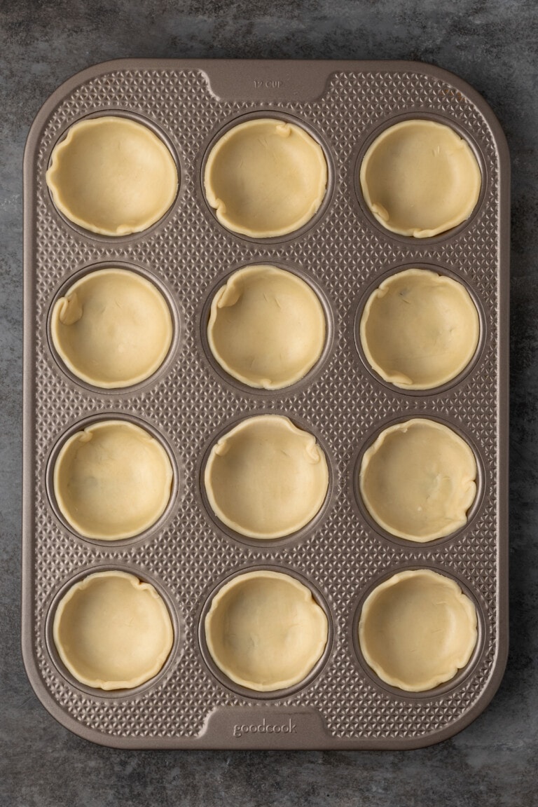 Mini Apple Pies | Cookies and Cups