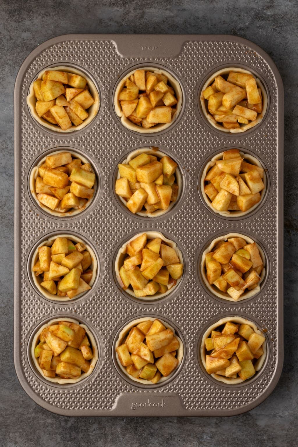 Mini Apple Pies | Cookies and Cups