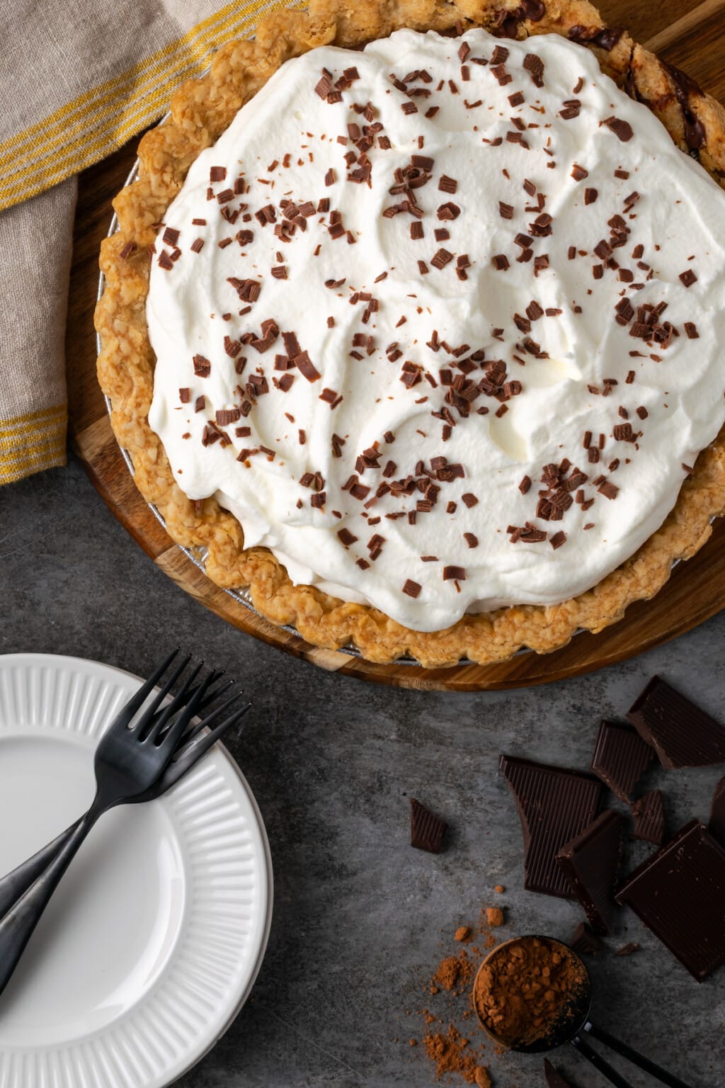 Chocolate Pudding Pie | Cookies and Cups