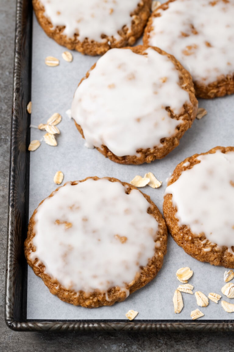 Iced Oatmeal Cookies | Cookies and Cups