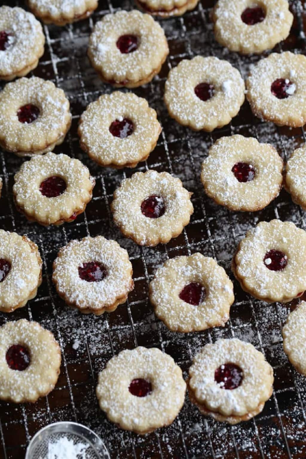 Linzer Cookies | Cookies & Cups