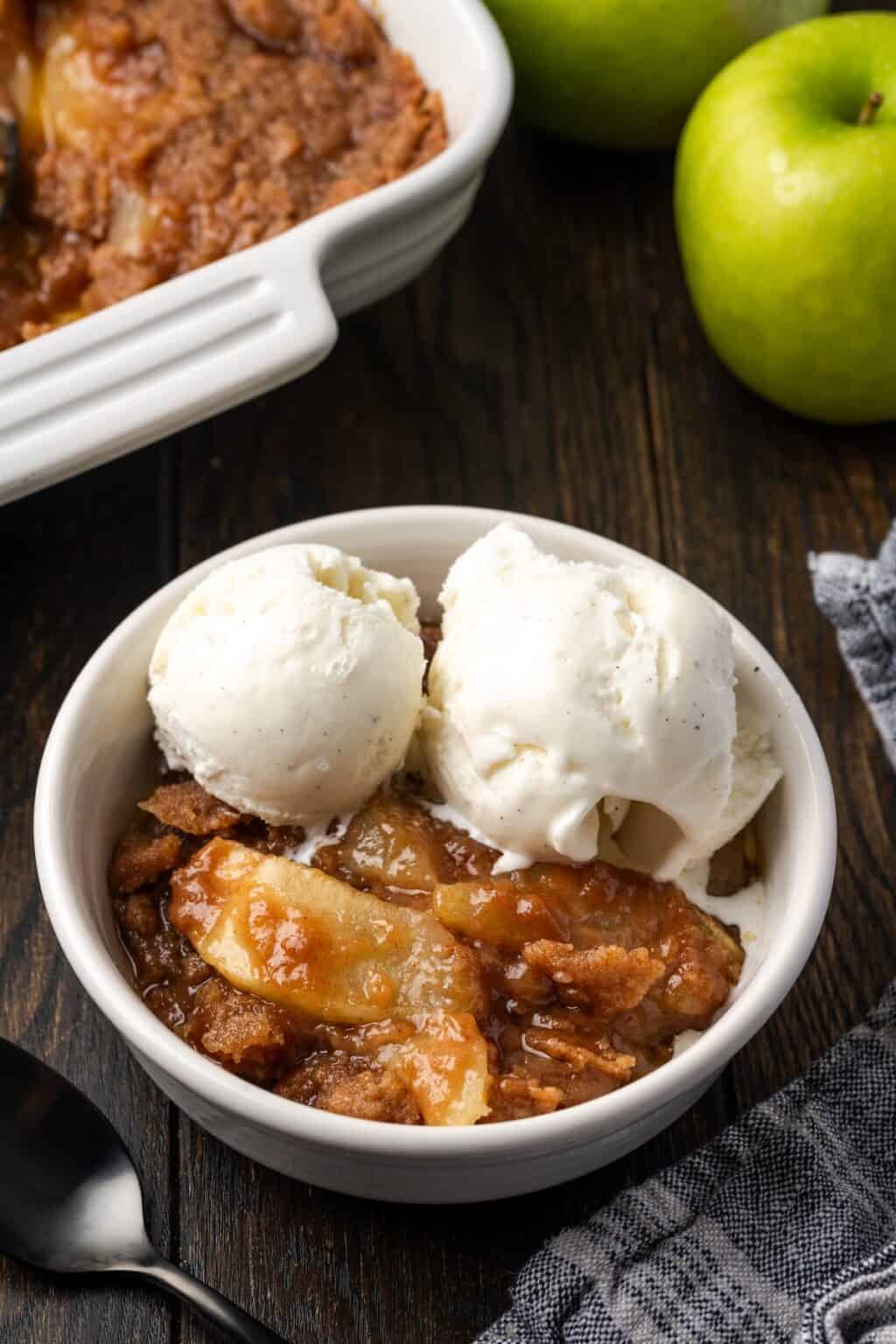 Apple Brown Betty (Easy & Delicious!) | Cookies and Cups
